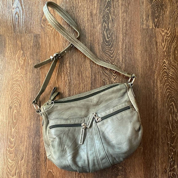 Stone Mountain Accessories | Bags | Leather Stone Mountain Purse | Poshmark